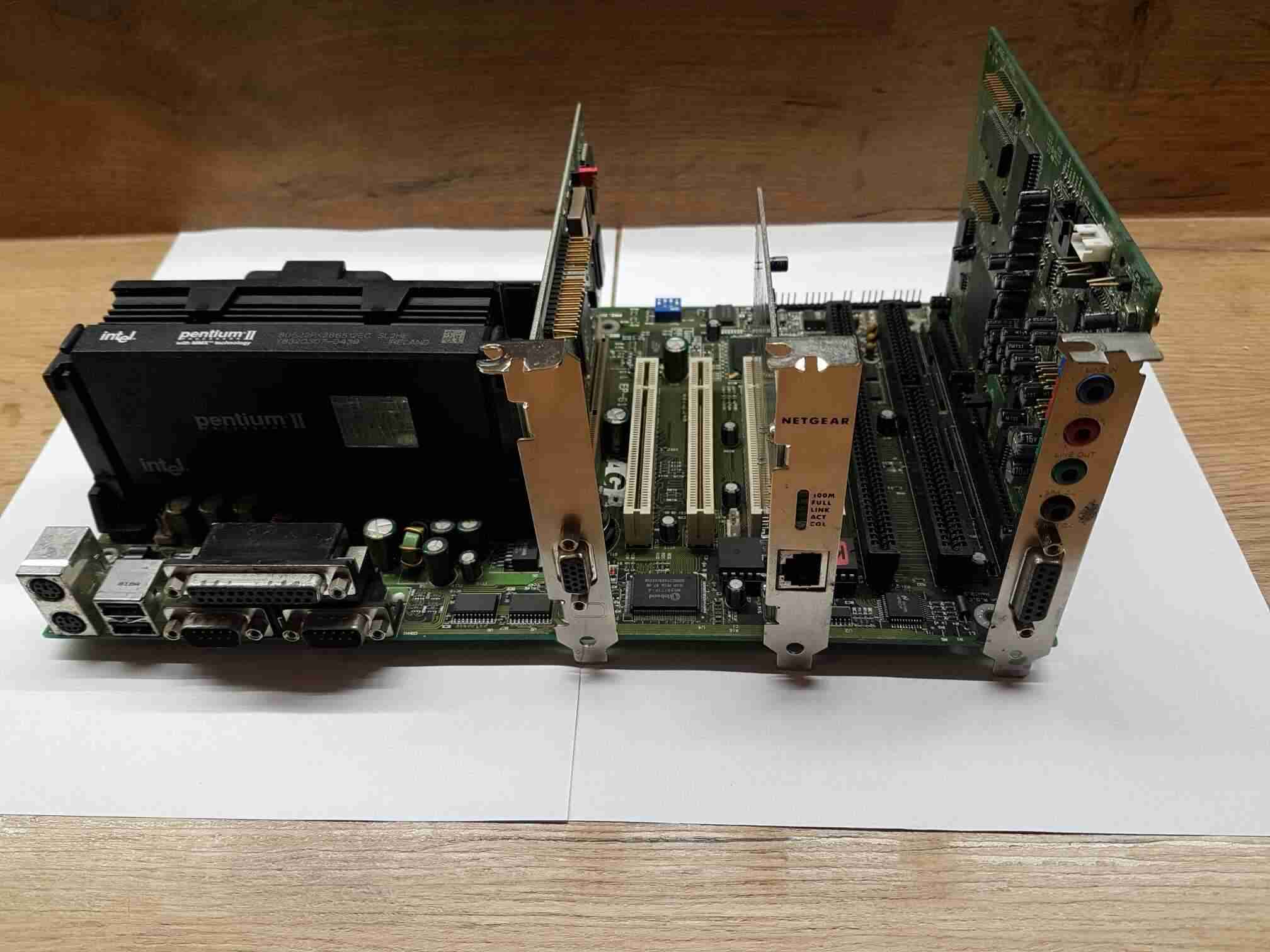 EP-61LXA-M(ISA,PCI,AGP) +Pentium II-MMX 233mhz+AWE64 (ISA hangkártya ...
