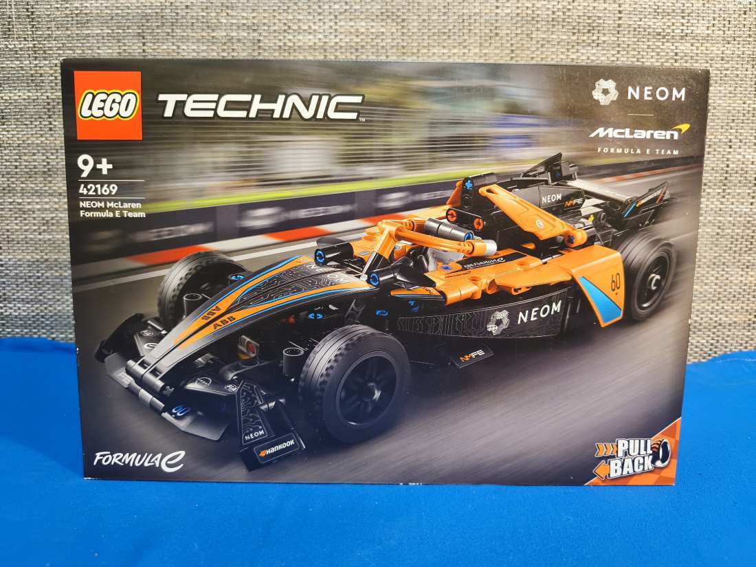 LEGO Technic 42169 - Neom Mclaren Formula E Race Car (meghosszabbítva ...