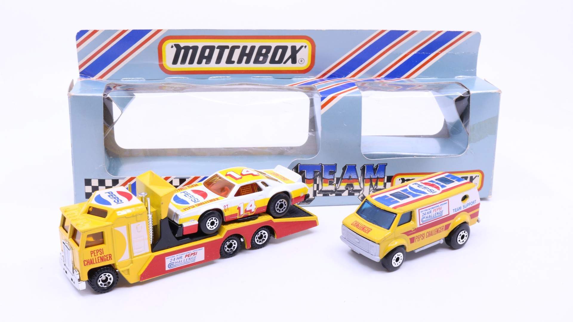 Matchbox Team Convoy - Kenworth Cabover szállító + Chevy Pro Stocker ...