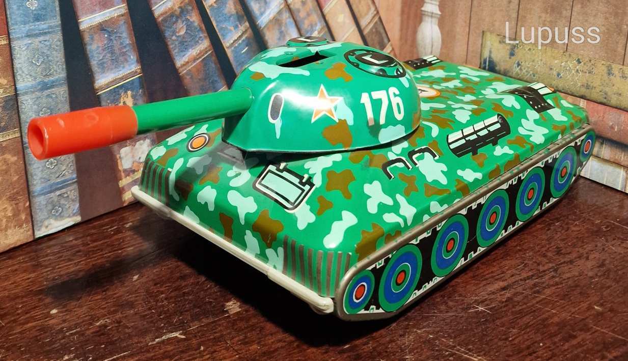 TANK 176. BOLYGÓMŰVES - MADE IN CCCP, RETRO ELEMES LEMEZJÁTÉK, MŰKÖDIK