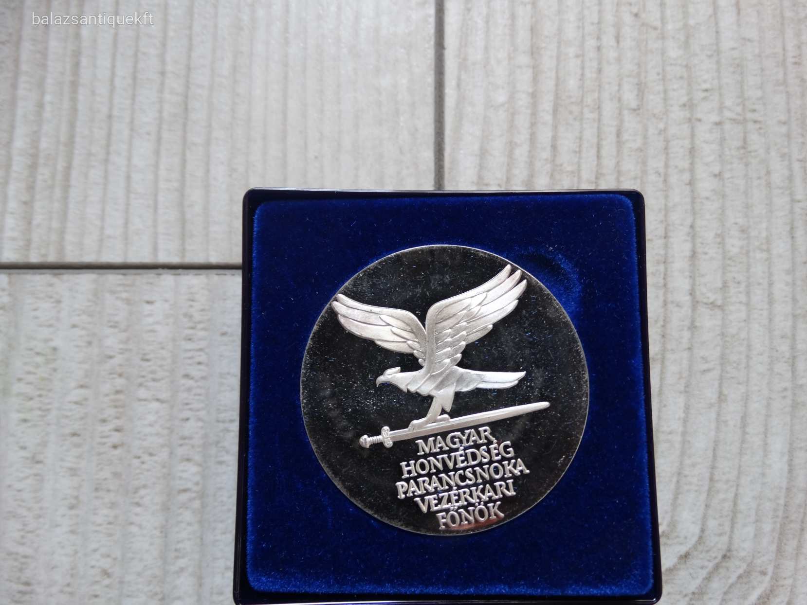 MAGYAR HONVÉDSÉG PARANCSNOKA VEZÉRKARI FŐNÖK EZÜSTÖZÖTT EMLÉKÉREM ...