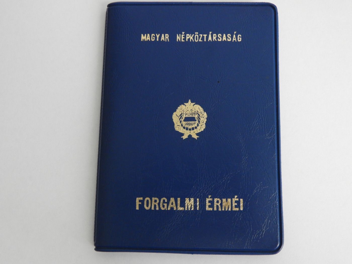 1984 műbőrtokos lapozós forgalmi sor MAGYAR NÉPKÖZTÁRSASÁG FORGALMI ÉRMÉI