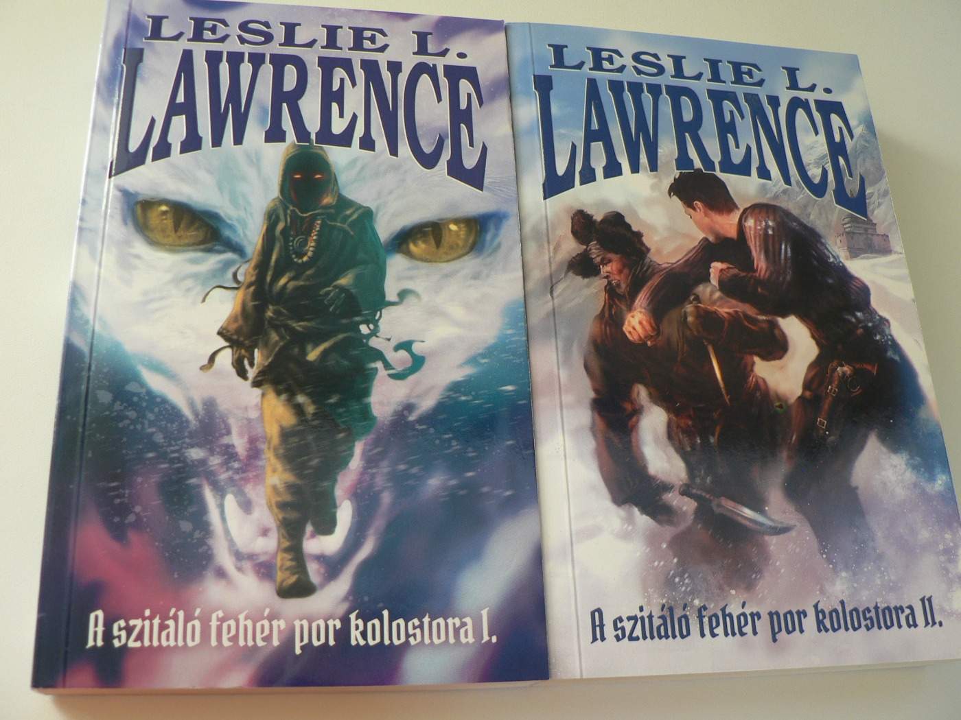 Leslie L. Lawrence A szitáló fehér por kolostora I-II. (meghosszabbítva ...