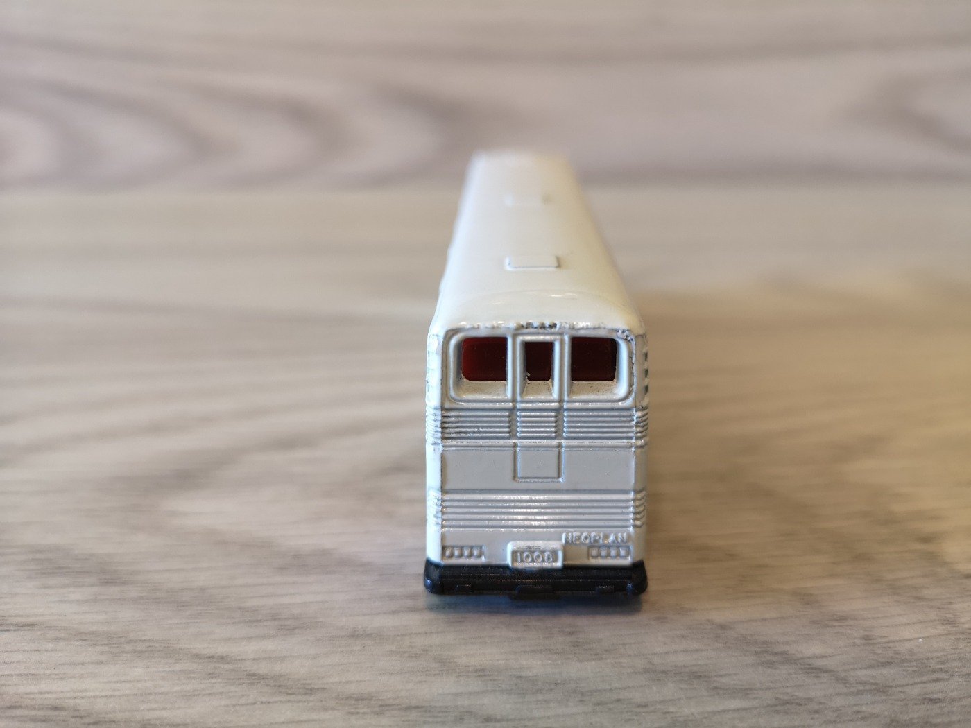 Tomica No.L18 Neoplan Bus Stagecoach Super 1:100 - Made in Japan