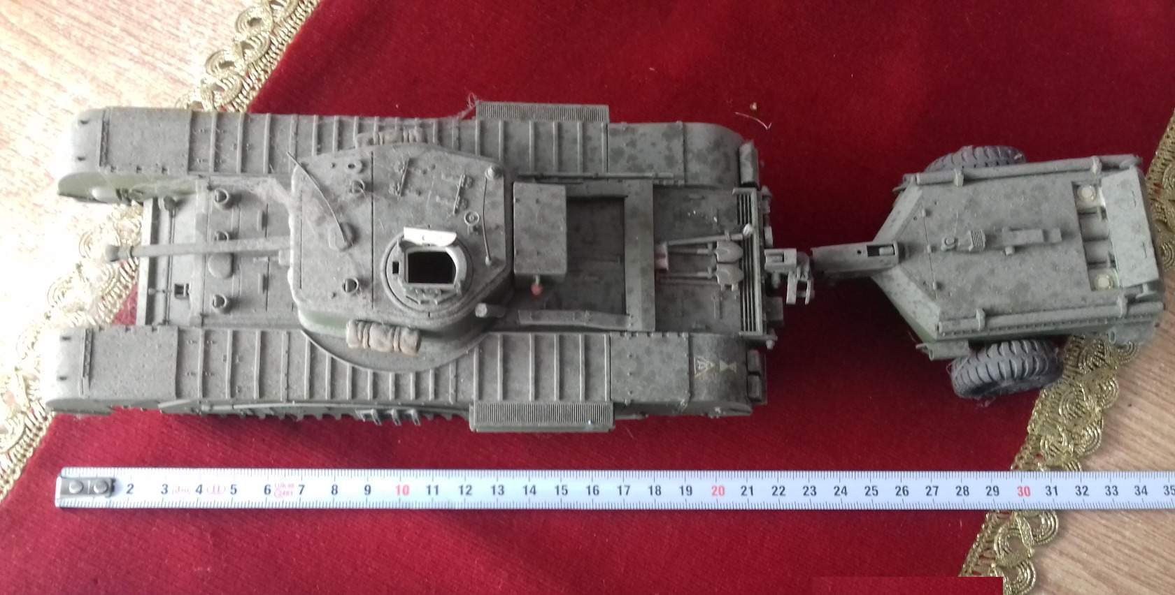 Ritka 1:35 Német Tigris Panzerkampfwagen, Sherman tank és Churchill ...