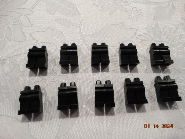 Lego emberke/figura lábak összeállítás: 10 db-os normál méretű fekete ...