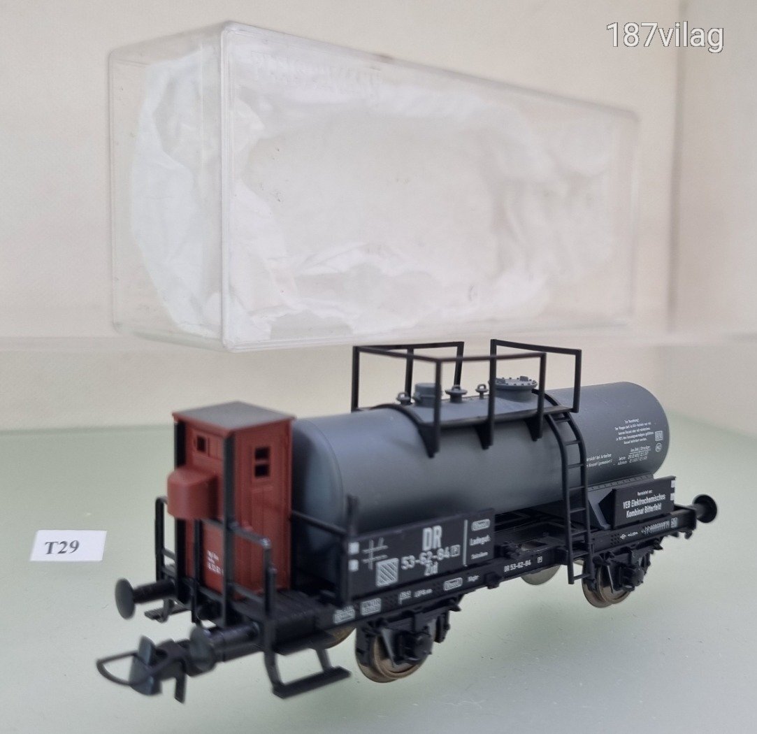 H0 1:87 Fleischmann 8442 DR (DC) vasútmodell olajszállító tartályvagon ...