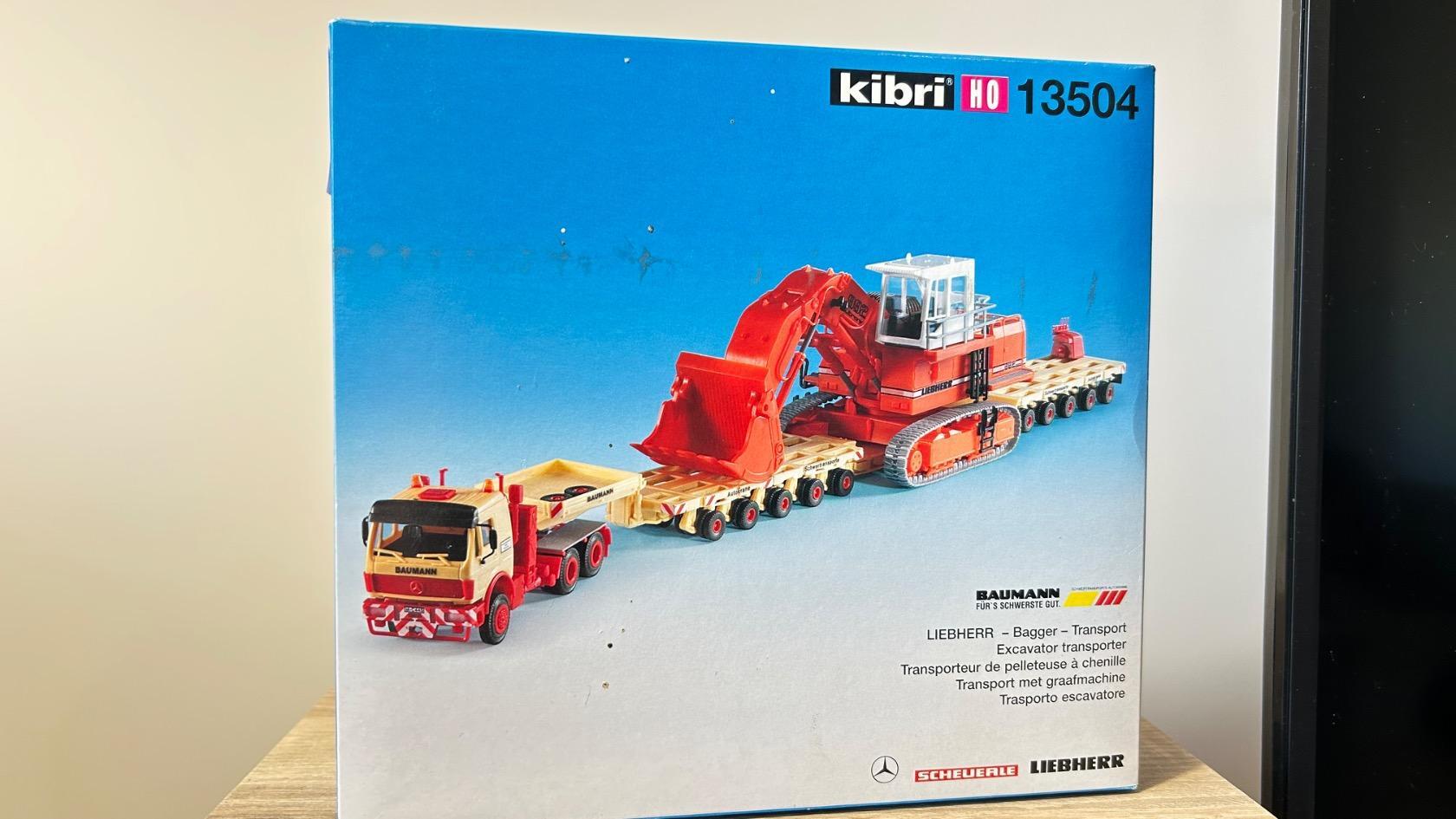 Kibri 11168 Mercedes nehézteher szállító markolóval H0 - 1:87